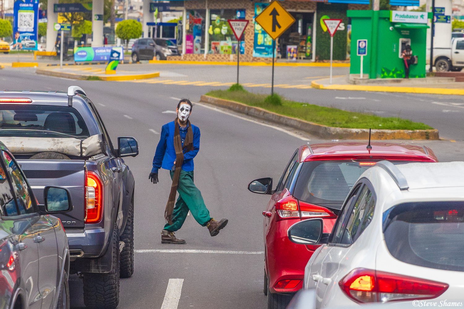 Quito Street Mime | Quito, Ecuador | Steve Shames Photo Gallery